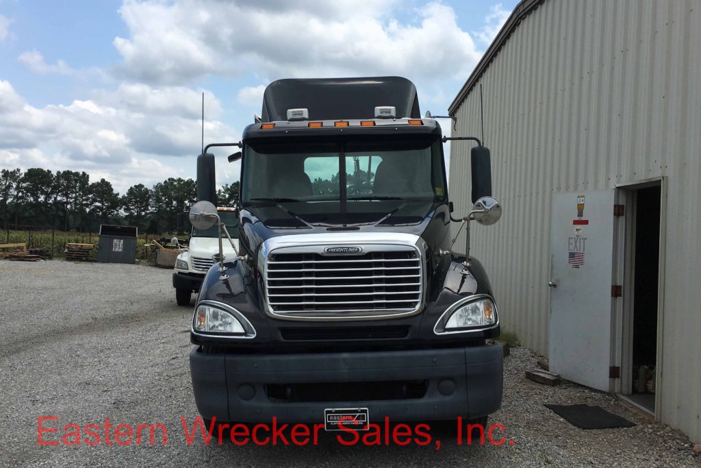 2007 Freightliner Day Cab - Eastern Wrecker Sales Inc